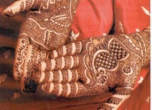 24 Beautiful Mehendi Designs For Your Hands - Body Art Guru