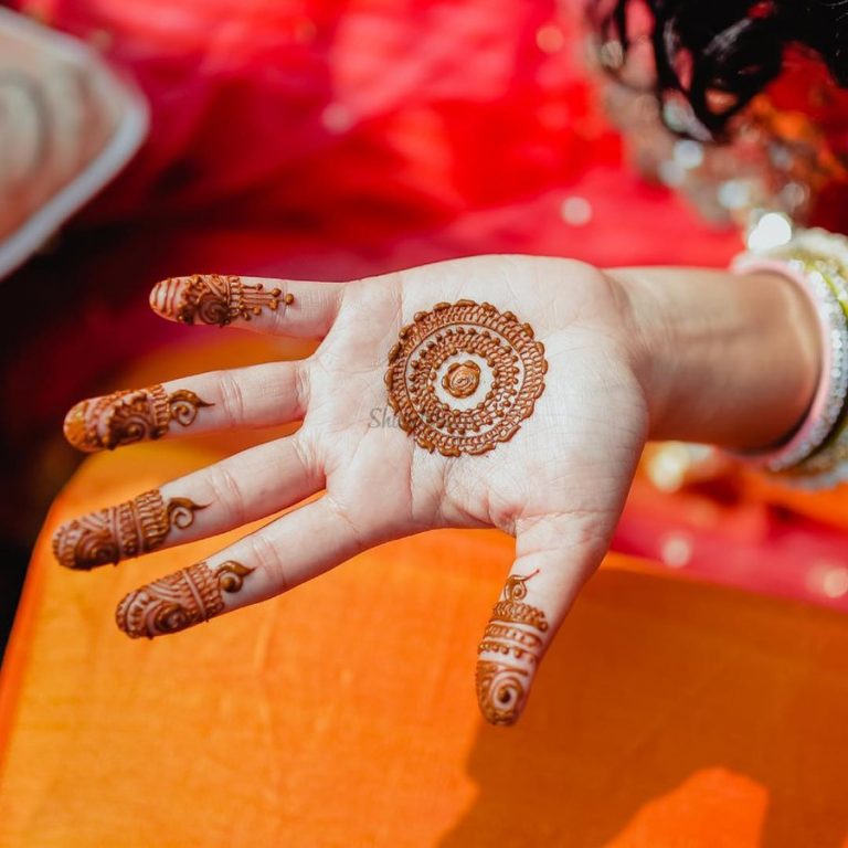 70+ Simple Mehndi Designs For Hands - Body Art Guru