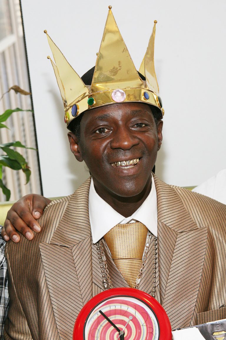 19 Rappers Who Wear Gold Teeth Grills - Body Art Guru