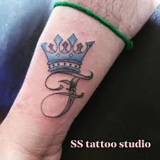 40 Amazing F Letter Tattoo Designs and Ideas – Body Art Guru