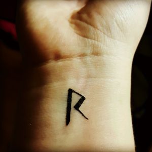 70+ Amazing R Letter Tattoo Designs and Ideas - Body Art Guru