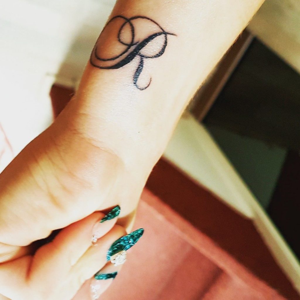 70+ Amazing R Letter Tattoo Designs and Ideas - Body Art Guru