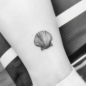 63 Delicate Single Needle Tattoo Ideas with Meanings - Body Art Guru