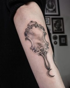 65+ Amazing Mirror Tattoos Designs with Meanings, Ideas, and ...