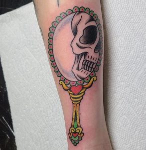 65+ Amazing Mirror Tattoos Designs with Meanings, Ideas, and ...