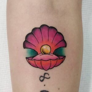 50+ Amazing Pearl Tattoos Designs with Meanings, Ideas, and Celebrities ...