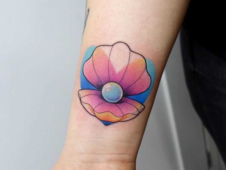 50+ Amazing Pearl Tattoos Designs with Meanings, Ideas, and Celebrities ...