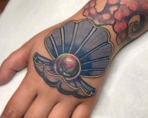 50+ Amazing Pearl Tattoos Designs with Meanings, Ideas, and Celebrities ...