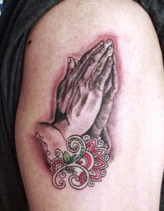 30+ Amazing Namaste Tattoos with Meanings, Ideas, and Celebrities ...