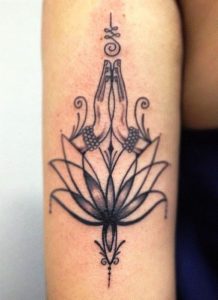 30+ Amazing Namaste Tattoos with Meanings, Ideas, and Celebrities ...