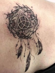 30+ Amazing Triquetra Tattoos with Meanings, Ideas, and Celebrities ...