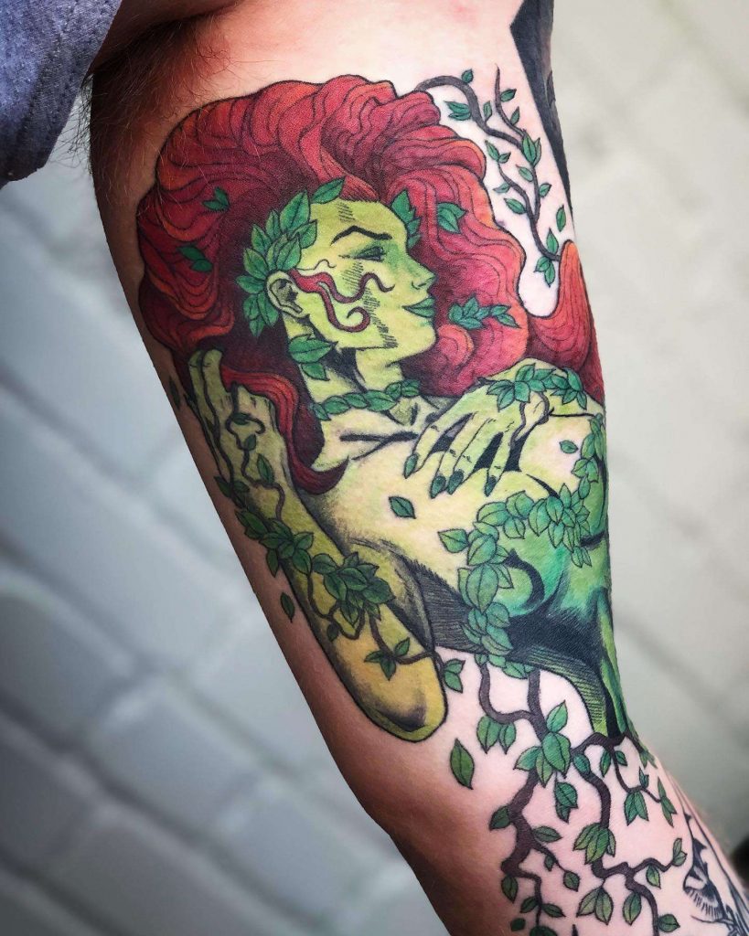 25+ Enchanting Poison Ivy Tattoo Designs with Meanings and Ideas - Body ...
