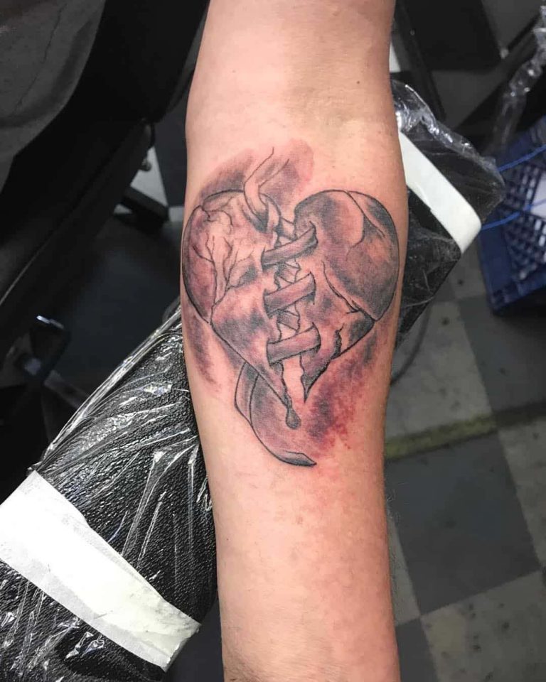 110 Heartsick Broken Heart Tattoo Designs with Meanings and Ideas ...